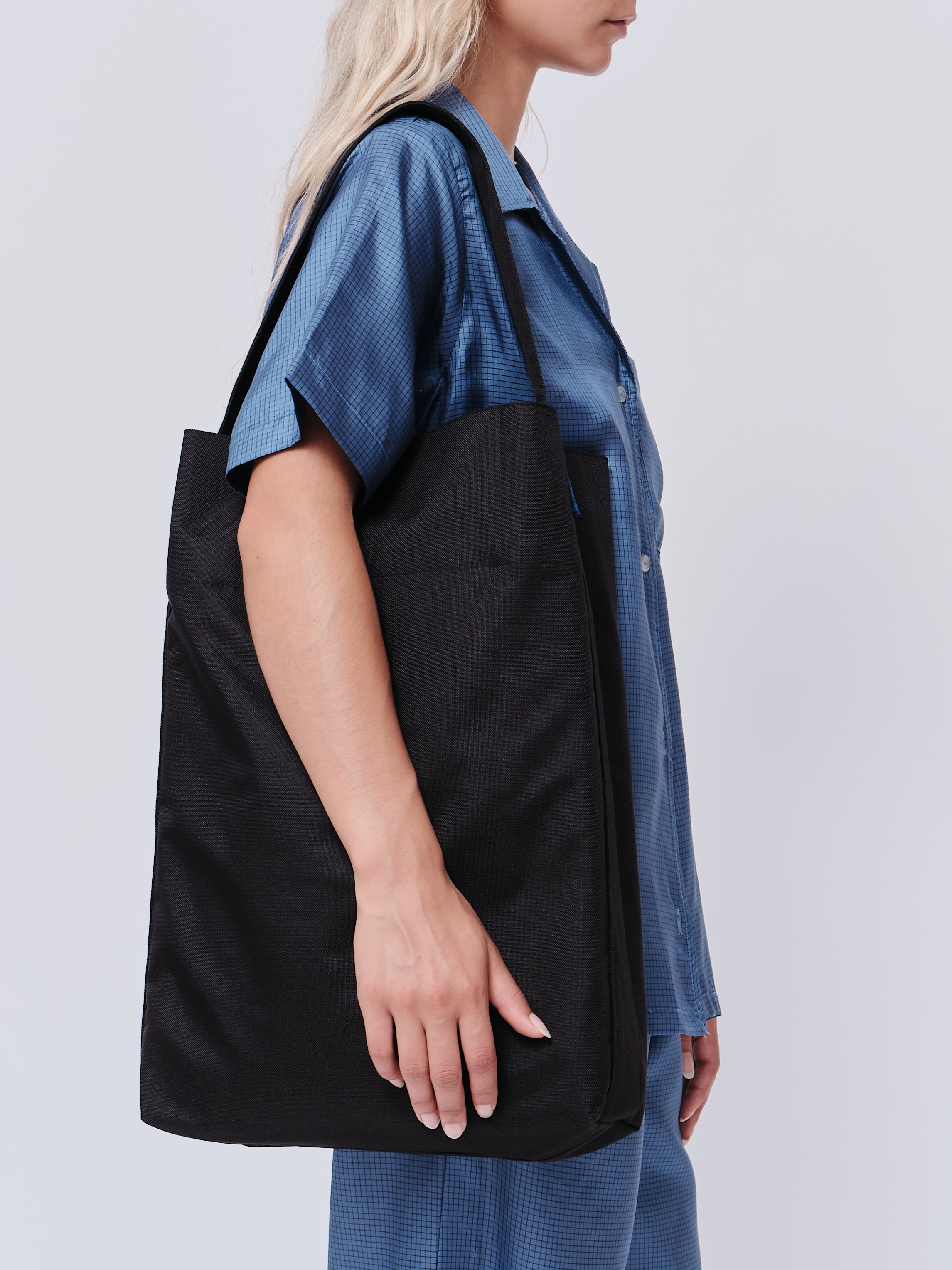 Waterproof Bucket Tote in Black – Kaan