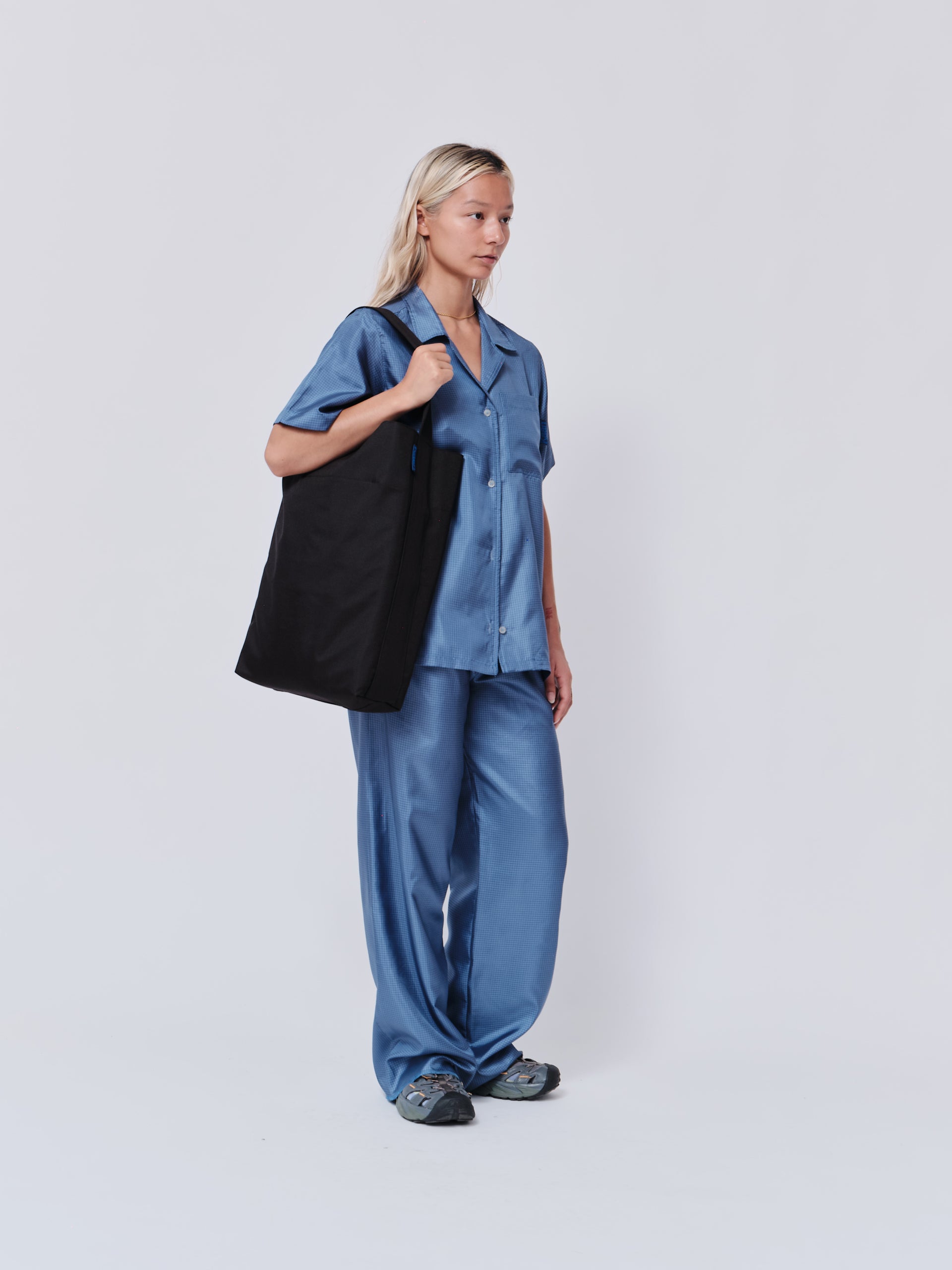 Waterproof Bucket Tote in Black – Kaan