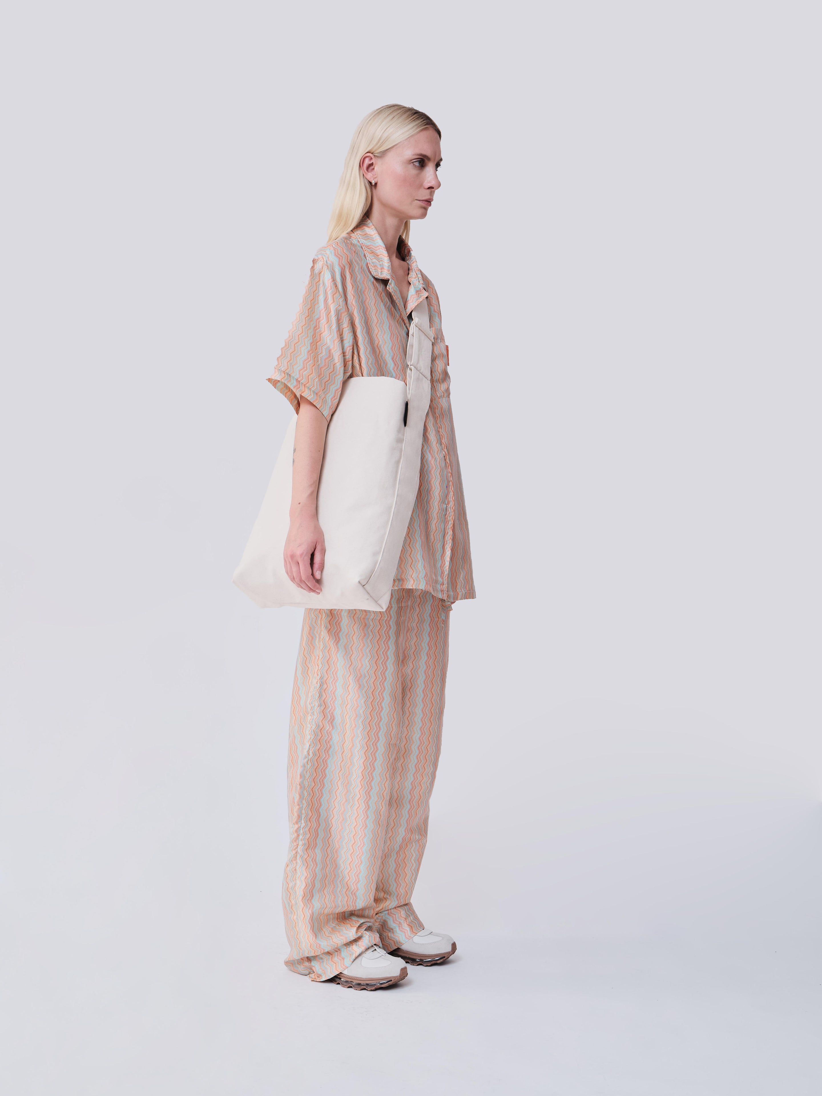 Crossbody Bucket Natural – Kaan