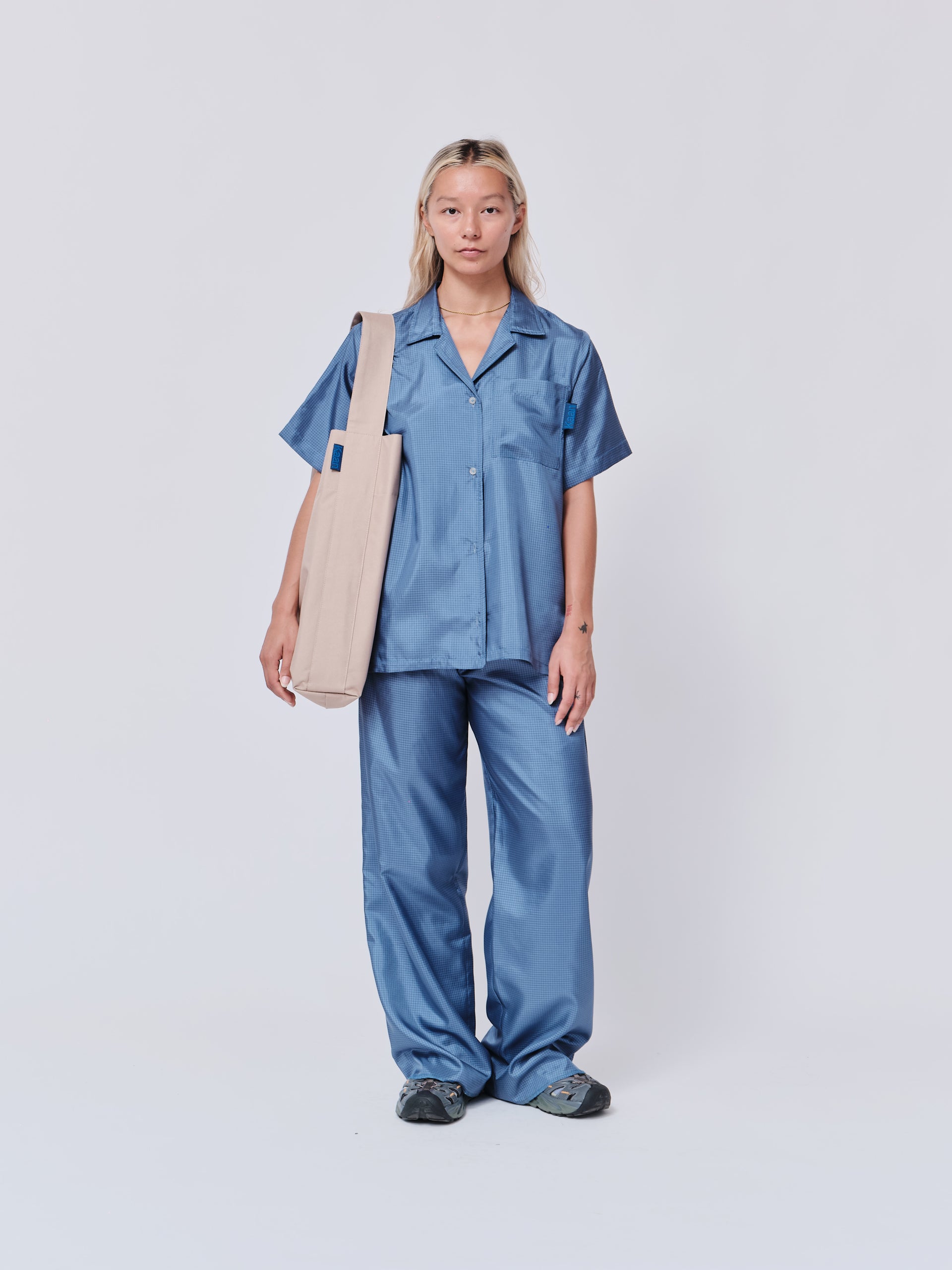 Waterproof Bucket Tote in Sand – Kaan